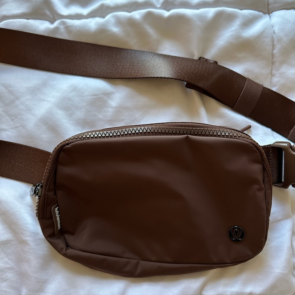 Lululemon Belt Bag In Java - Gem